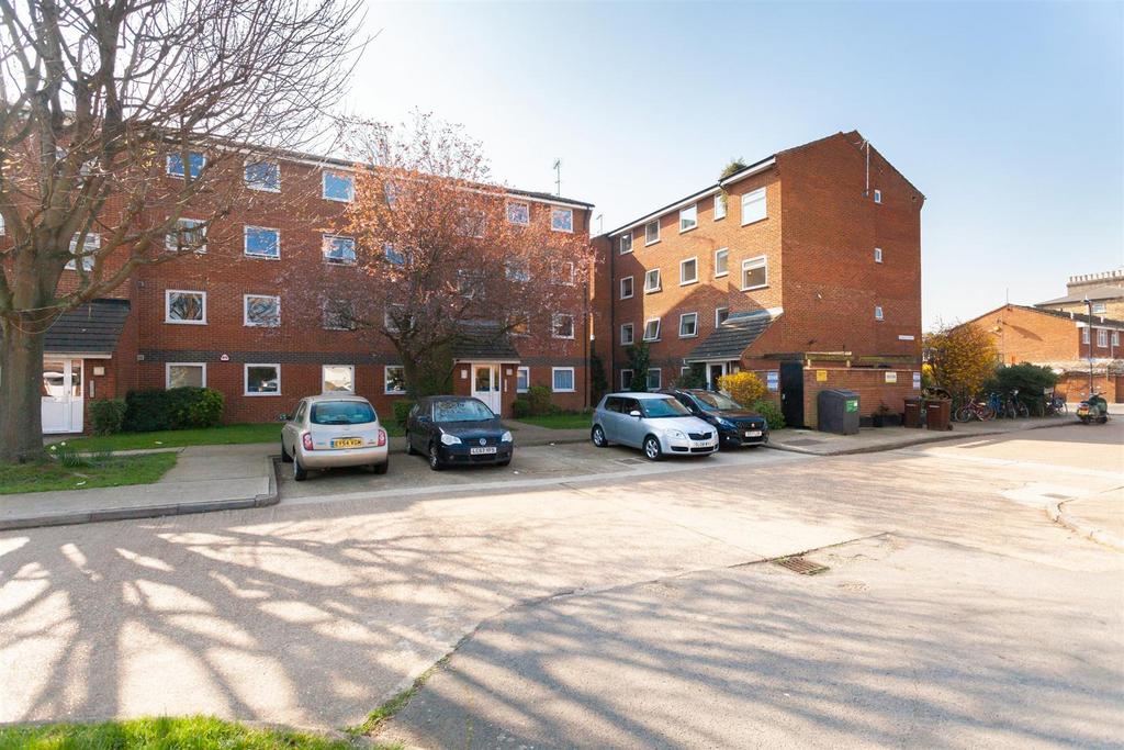 Regency Court, Park Close, London 2 bed flat - £1,900 pcm (£438 pw)