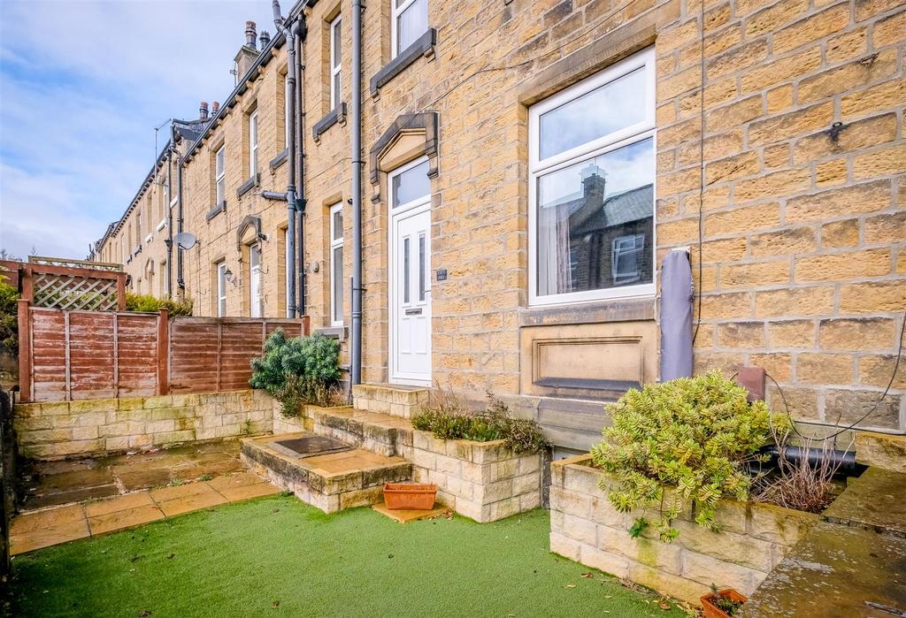 Wellington Street, Lindley... 4 bed terraced house - £179,950