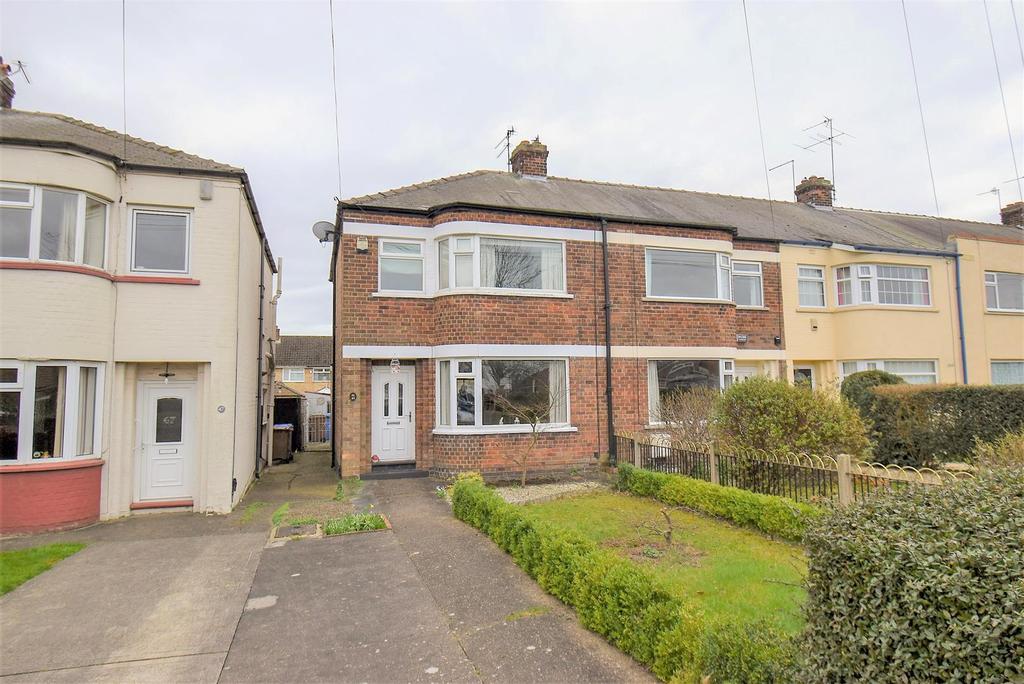 Boothferry Road, Hessle 3 bed end of terrace house - £155,000