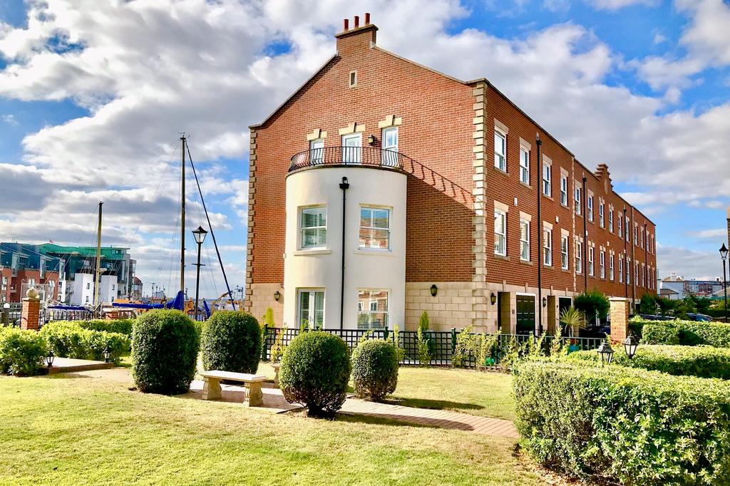 Captains Row, Old Portsmouth 3 bed townhouse - £899,950