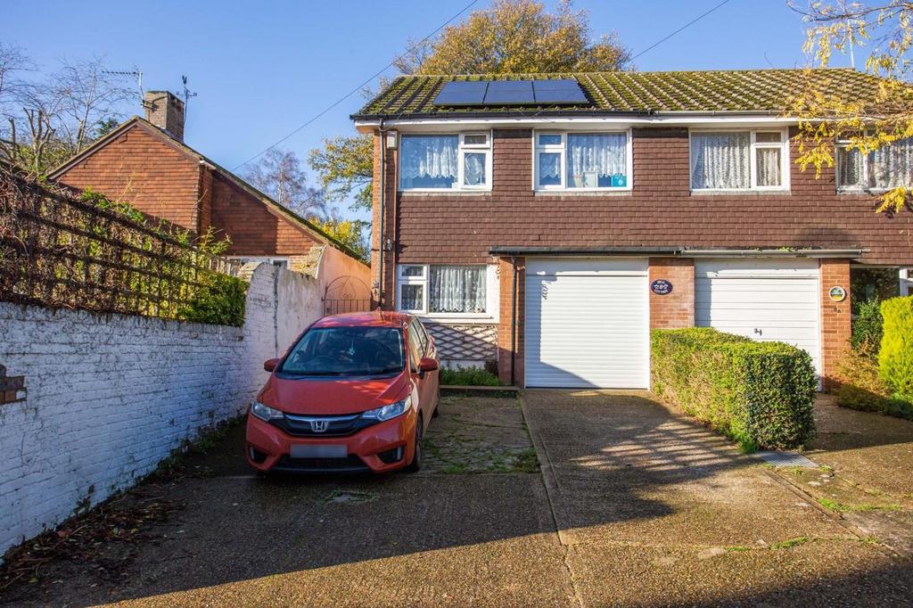Chequer Lane, Ash, CT3 3 bed semi-detached house - £325,000