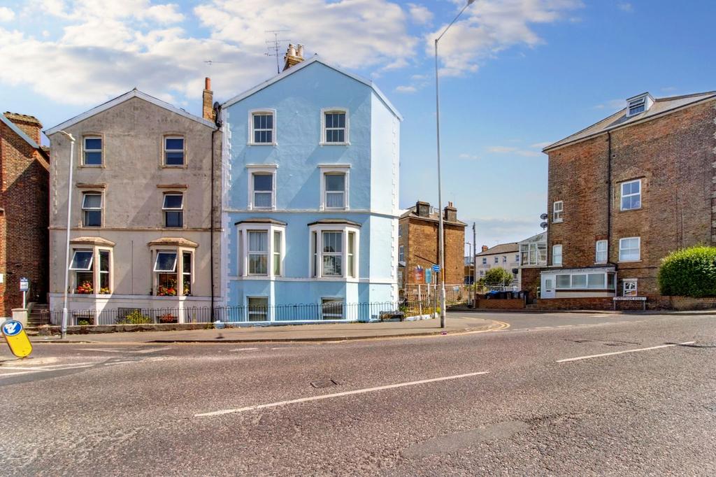Wrotham Road Broadstairs CT10 1 Bed Property 125 000 wrotham-road-broadstairs-ct10-1-bed-property-125-000