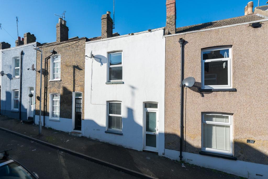 Alexandra Road, Ramsgate, CT11 2 bed terraced house - £225,000
