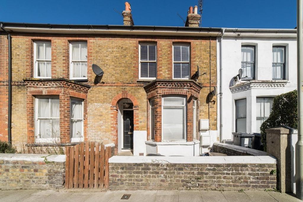 Nelson Road Whitstable CT5 3 Bed Flat 265 000