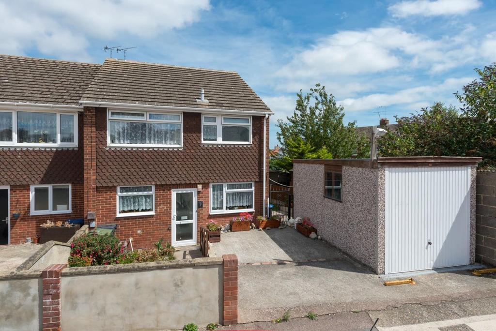 St. James Avenue, Ramsgate, CT12 5 bed semi-detached house - £380,000