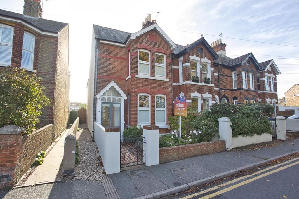 Cornwall Road, Walmer, CT14 4 bed end of terrace house - £500,000