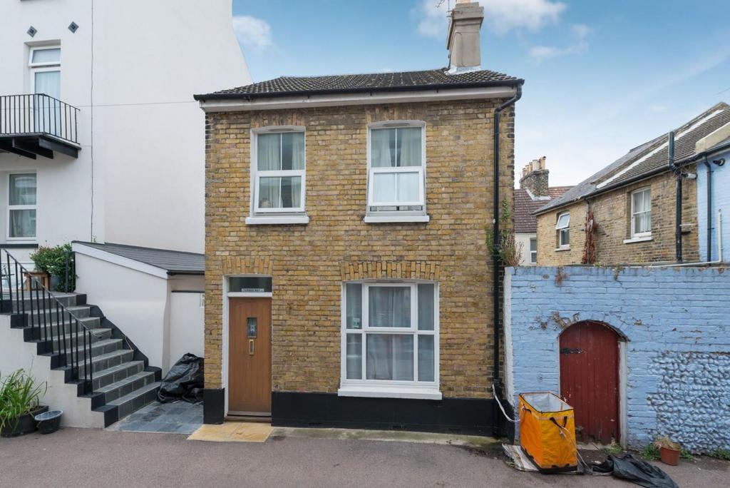 Shaftsbury Street, Ramsgate, CT11 2 bed end of terrace house - £250,000