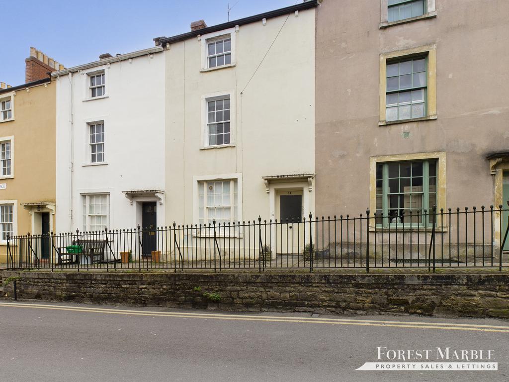 Catherine Street, Frome 3 bed townhouse - £1,400 pcm (£323 pw)