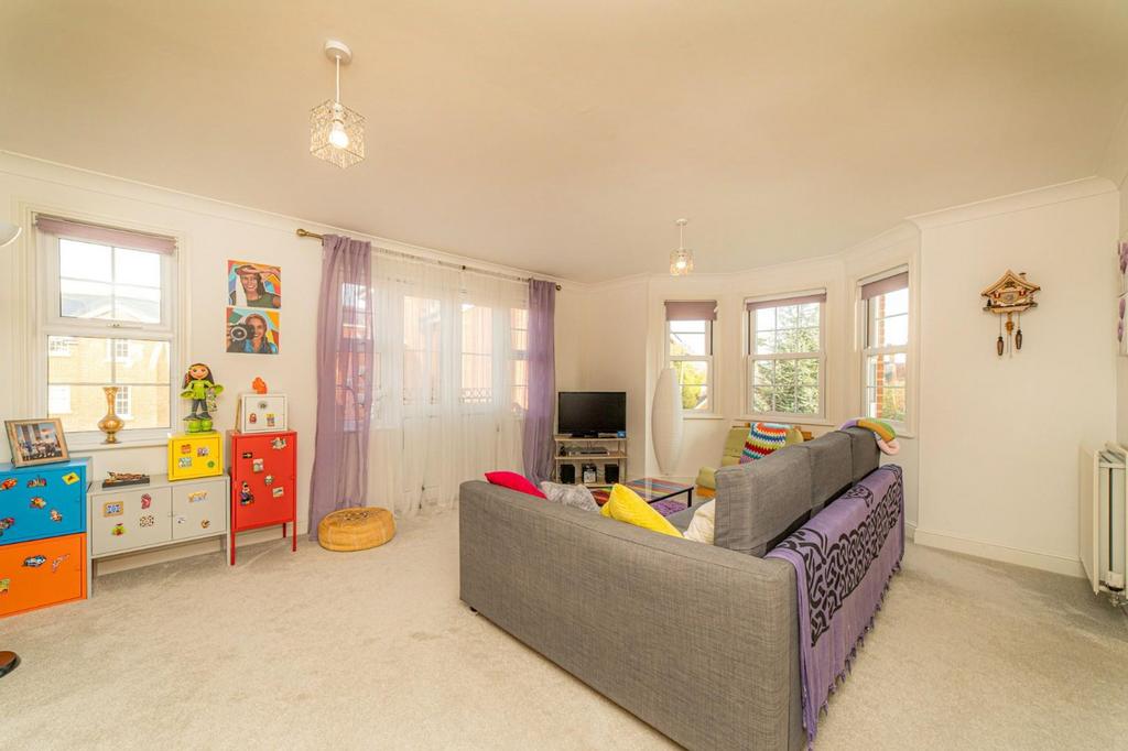 George Roche Road, Canterbury, CT1 2 bed flat - £270,000