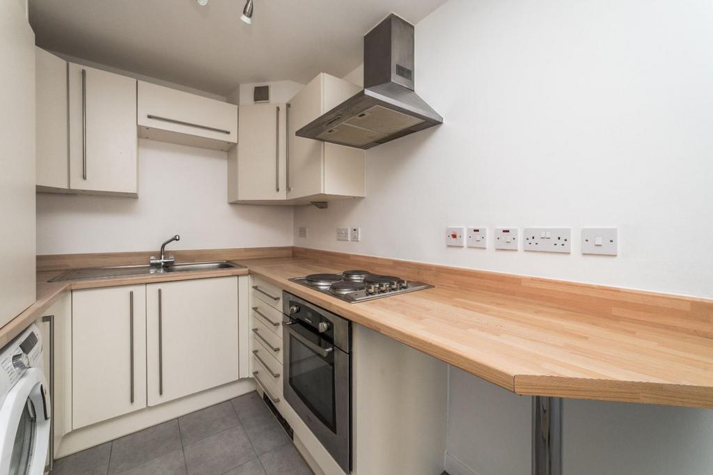 Trinity Square, Margate, CT9 1 bed flat - £125,000