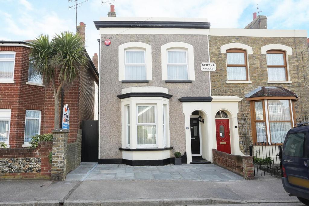 Queen Bertha Road, Ramsgate, CT11 3 bed semi-detached house - £400,000