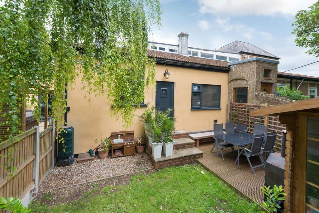 Wayborough Hill, Minster, CT12 4 bed semi-detached house - £489,995