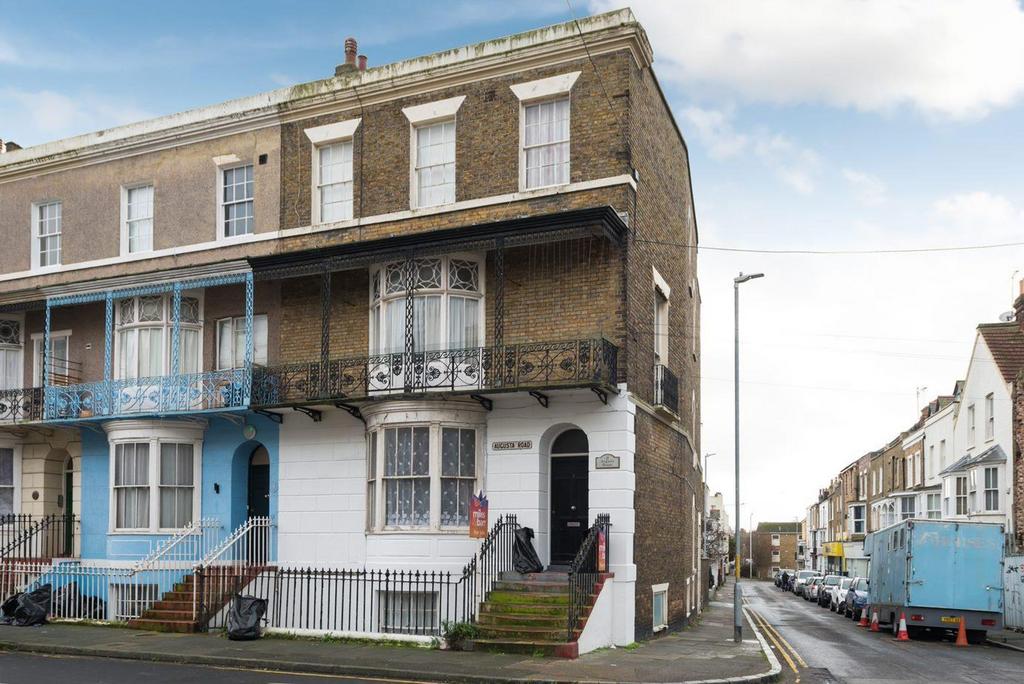 Augusta Road, Ramsgate, CT11 1 bed flat - £160,000