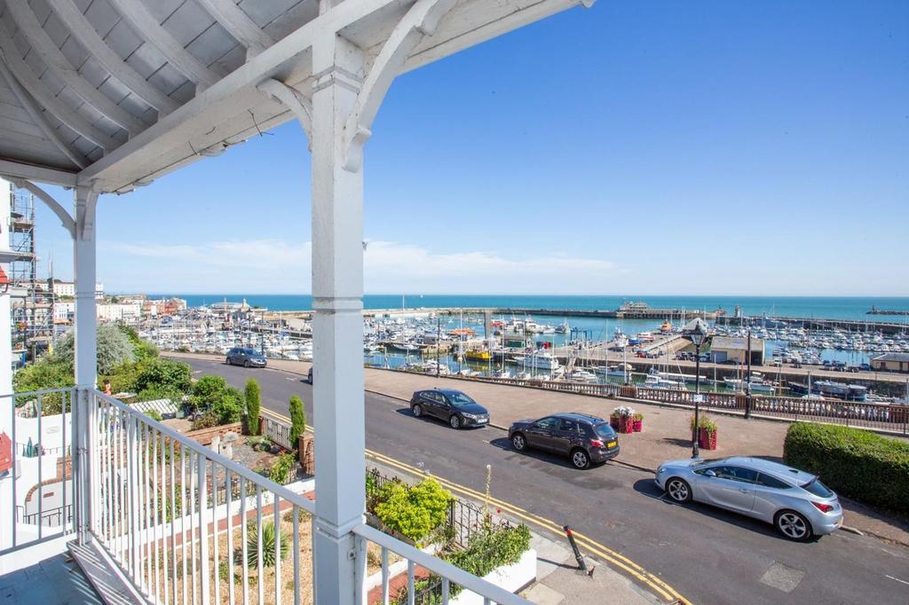 Nelson Crescent, Ramsgate, CT11 5 bed maisonette - £700,000