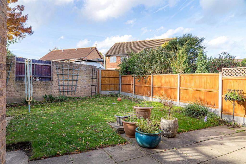 Hazebrouck Road, Faversham, ME13 3 bed semi-detached house - £335,000