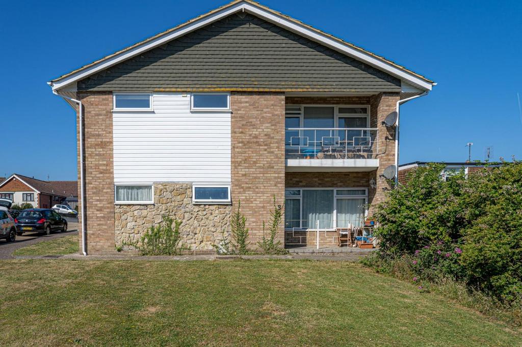 Cypress Close, Whitstable, CT5 2 bed property - £245,000