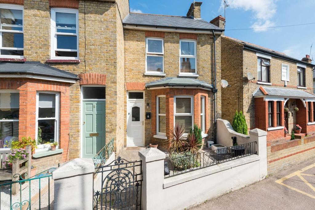 Coronation Road, Ramsgate, CT11 3 bed property - £275,000