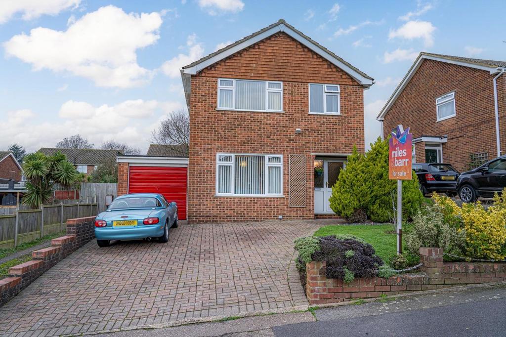 Sleigh Road, Sturry, CT2 3 bed detached house - £400,000