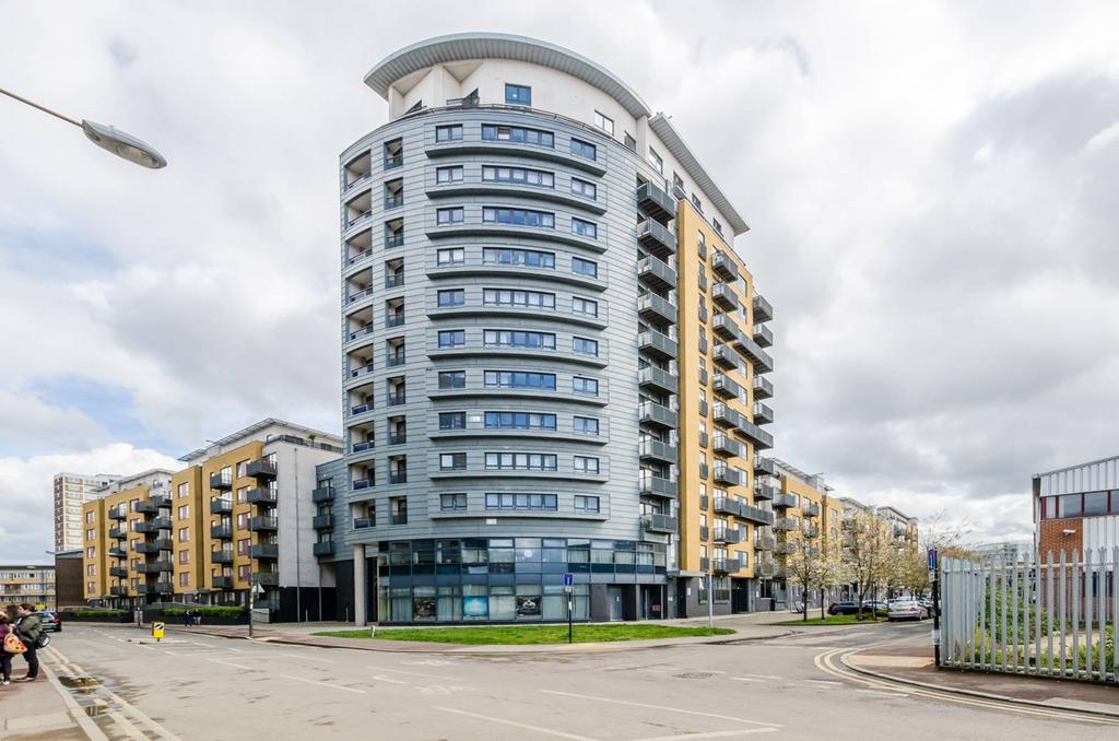 Tarves Way, Greenwich, London, SE10 2 bed flat - £2,400 pcm (£554 pw)