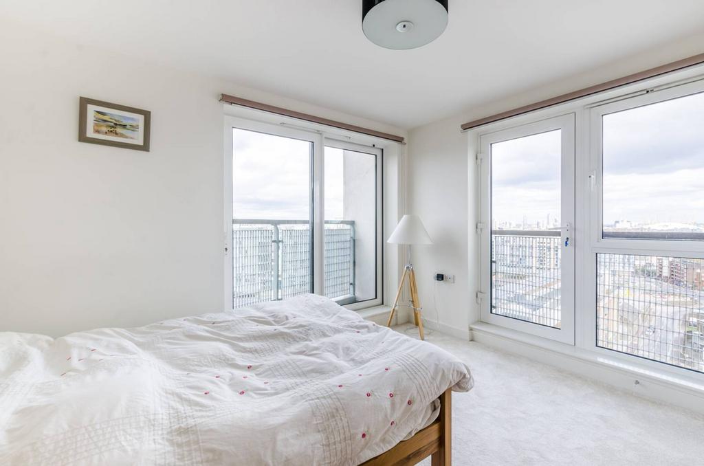 Tarves Way, Greenwich, London, SE10 2 bed flat - £2,400 pcm (£554 pw)