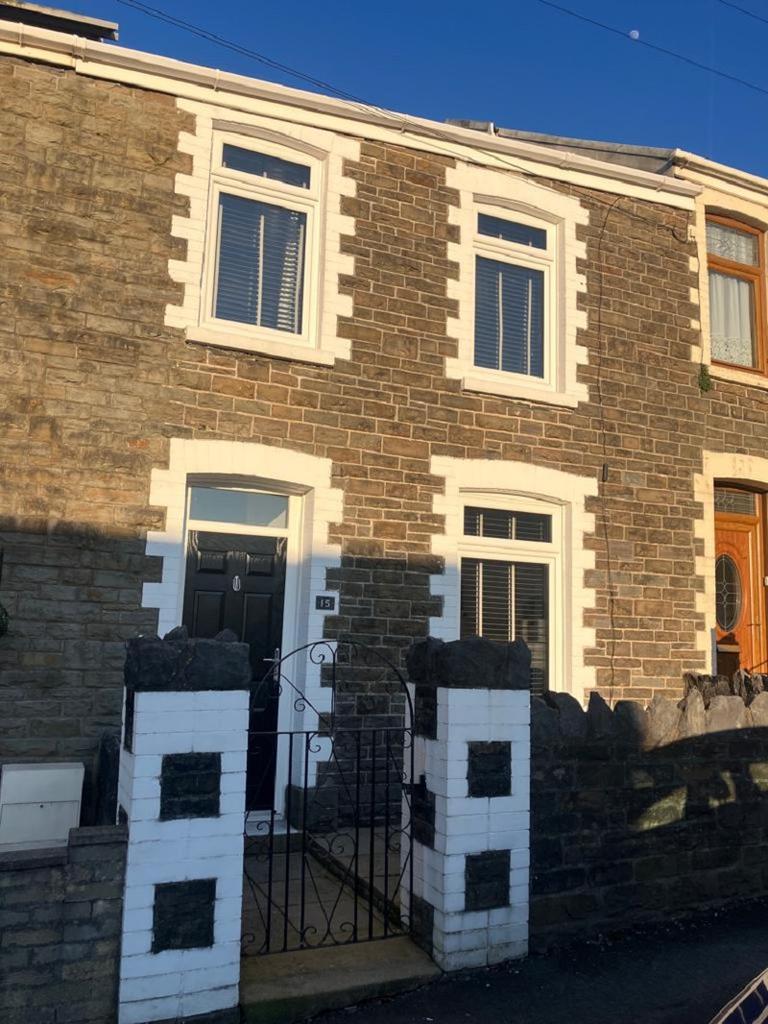 School Road, Neath, Neath Port... 3 bed semi-detached house - £895 pcm ...