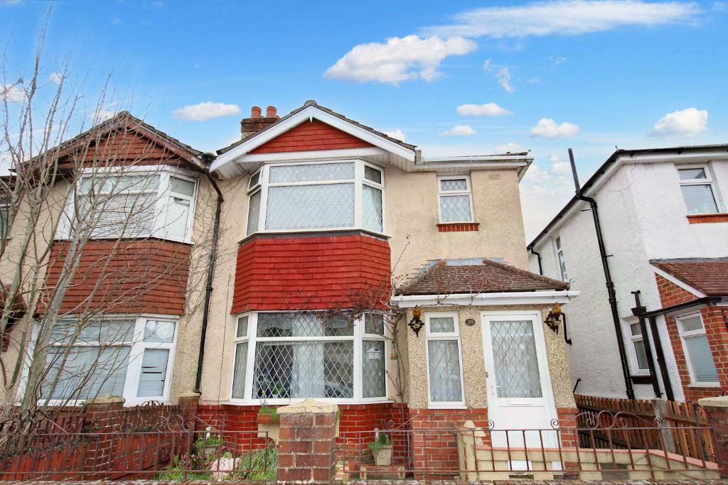 Warren Avenue, Southampton 3 bed semi-detached house for sale - £250,000