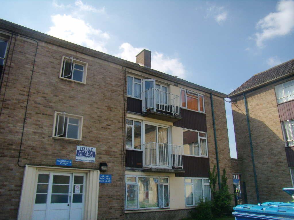 Hoe Lane, Enfield 2 bed flat - £1,300 pcm (£300 pw)