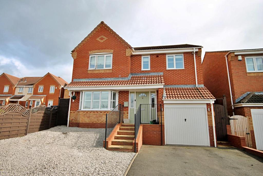 Peel Drive, Wilnecote, Tamworth, B77 5FD 4 bed detached house - £330,000