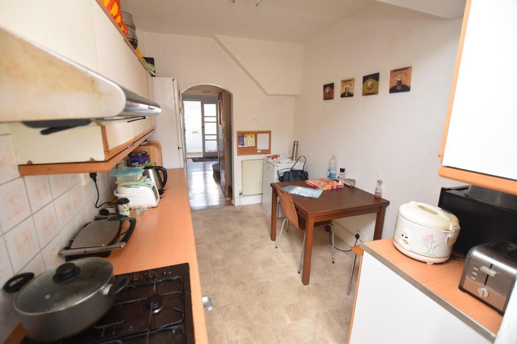 Northolt Road, Harrow, HA2 8JD 3 bed terraced house - £530,000