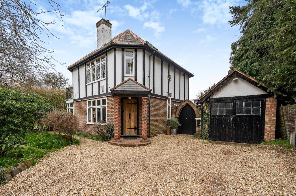 Jacobs Well Road, Jacob's Well... 4 bed detached house - £1,095,000