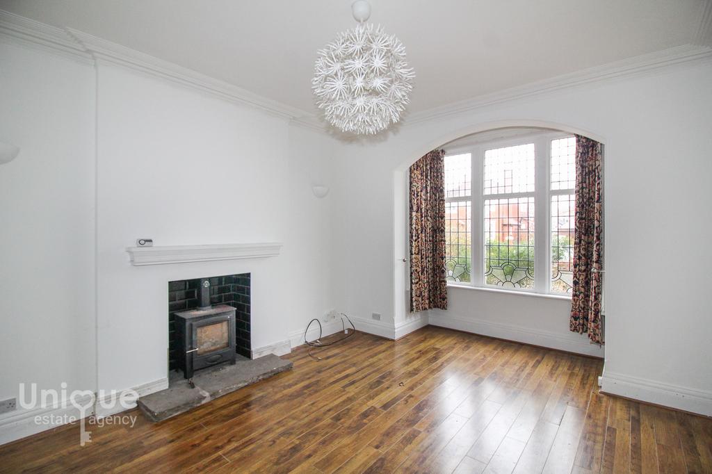 Mayfield Road, Lytham St. Annes, FY8 5 bed detached house - £399,950
