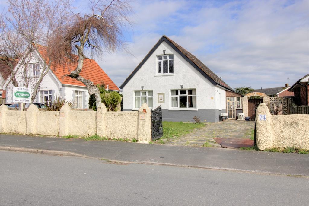 SILVESTER ROAD, COWPLAIN 3 bed detached house - £385,000