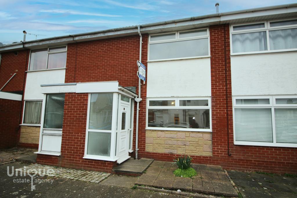 Oak Street, Fleetwood, FY7 3 bed terraced house - £115,000