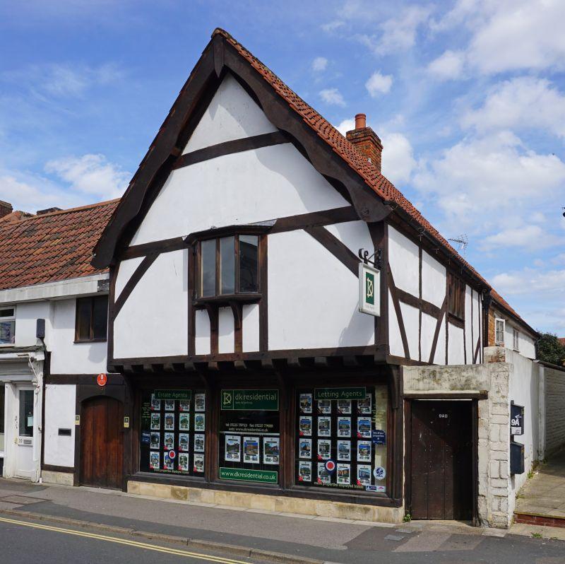 9 Church Street, BA14 Property to rent - £1,250 pcm (£288 pw)