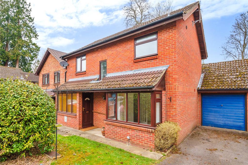 Beech Road, Alresford, Hampshire, SO24 3 bed detached house - £500,000