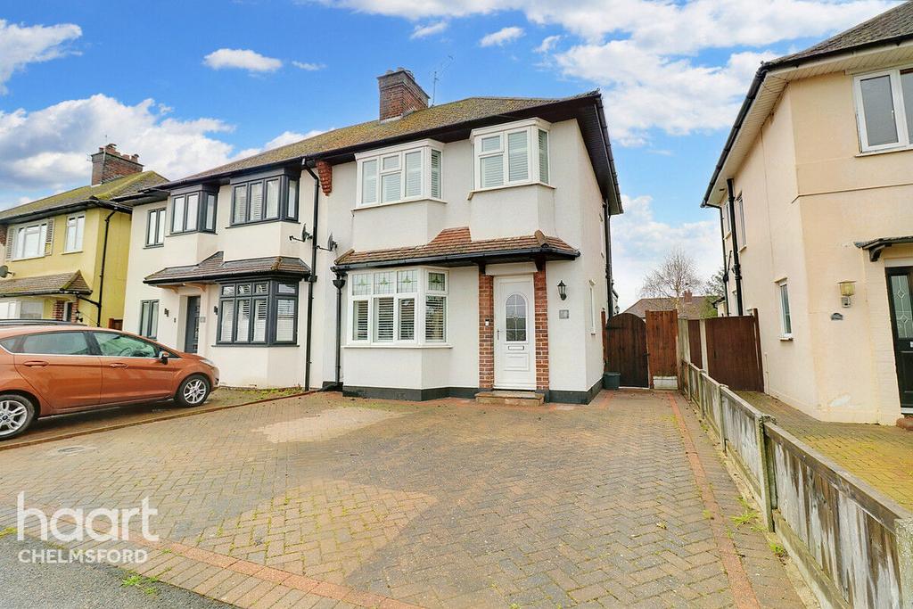 Pentland Avenue Chelmsford 3 Bed Semi Detached House For Sale £450 000