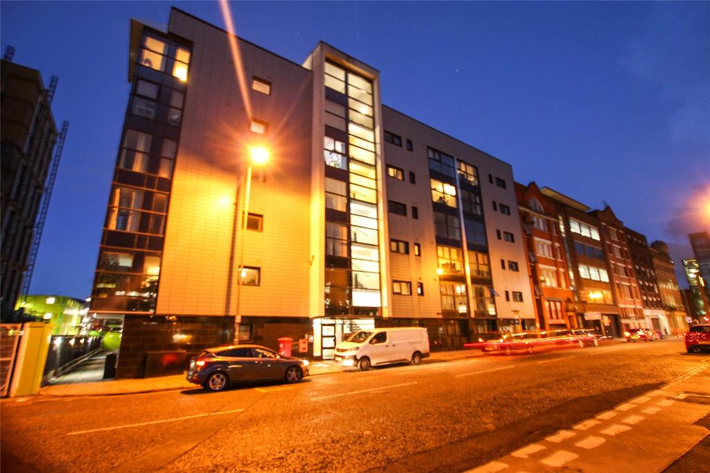 Hamilton House, 26 Pall Mall... 2 bed apartment - £895 pcm (£207 pw)