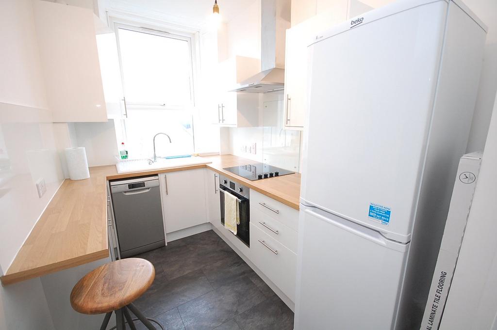 Short Loanings, Rosemount, Aberdeen... 1 bed flat - £550 pcm (£127 pw)