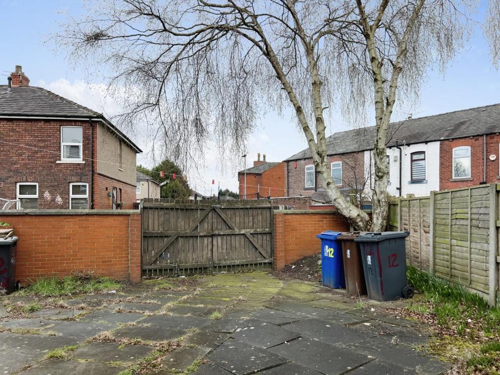 Ruby Grove, Leigh 2 bed end of terrace house for sale - £130,000