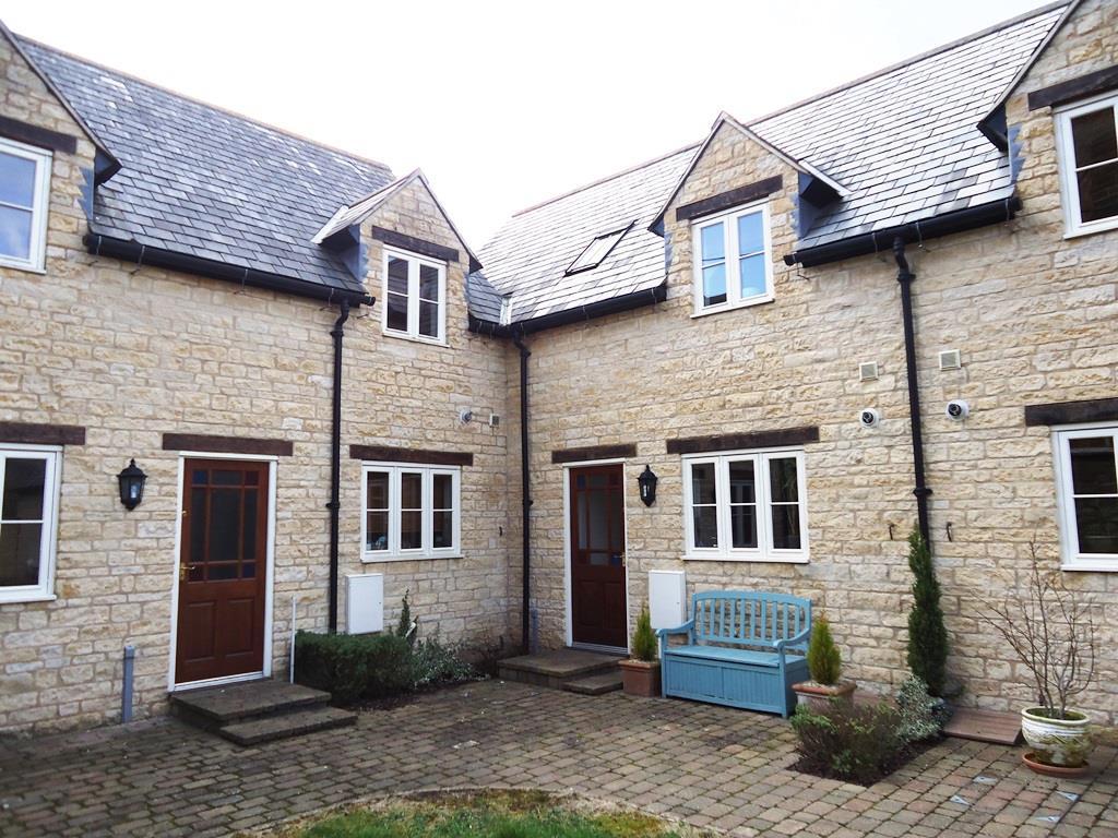 Amen Corner, Moat Lane, Towcester 3 bed mews - £1,100 pcm (£254 pw)