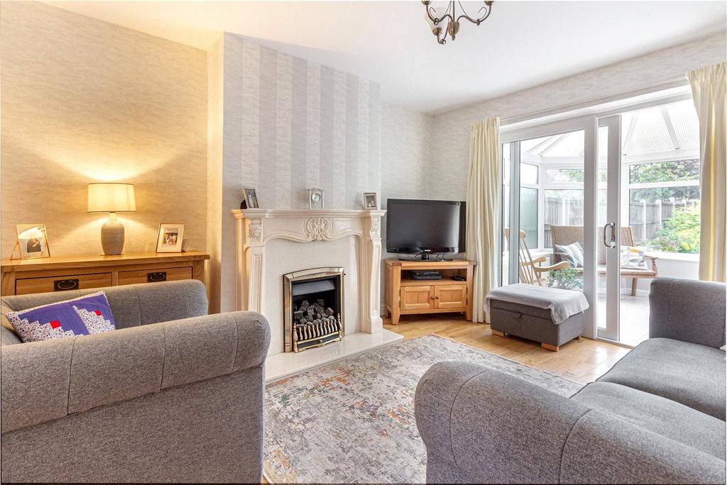 Oakfield Drive Cofton Hackett Birmingham B45 3 Bed Semi Detached