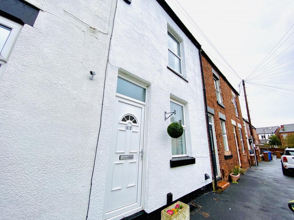 Russell Street, Davenport, Stockport... 2 bed terraced house - £950 pcm ...
