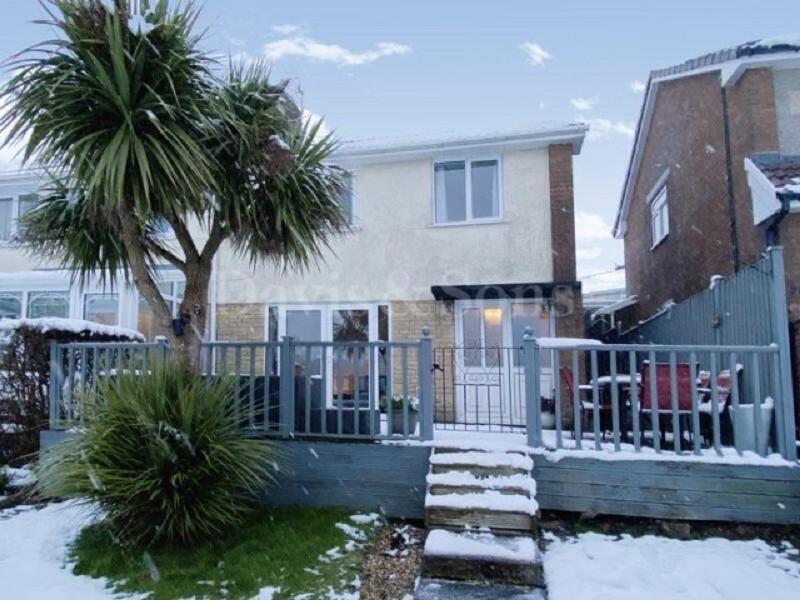 Afon Close, New Inn, Pontypool. NP4 0QF 3 bed semi-detached house - £ ...