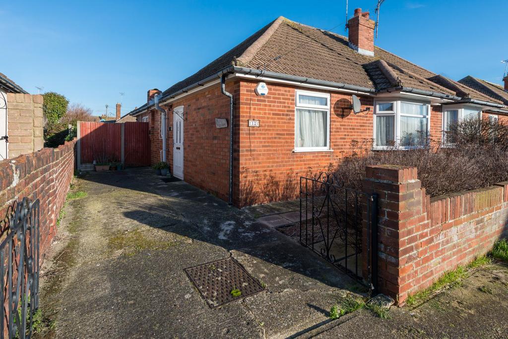 Princes Avenue, Ramsgate, CT12 2 bed semi-detached bungalow - £259,995