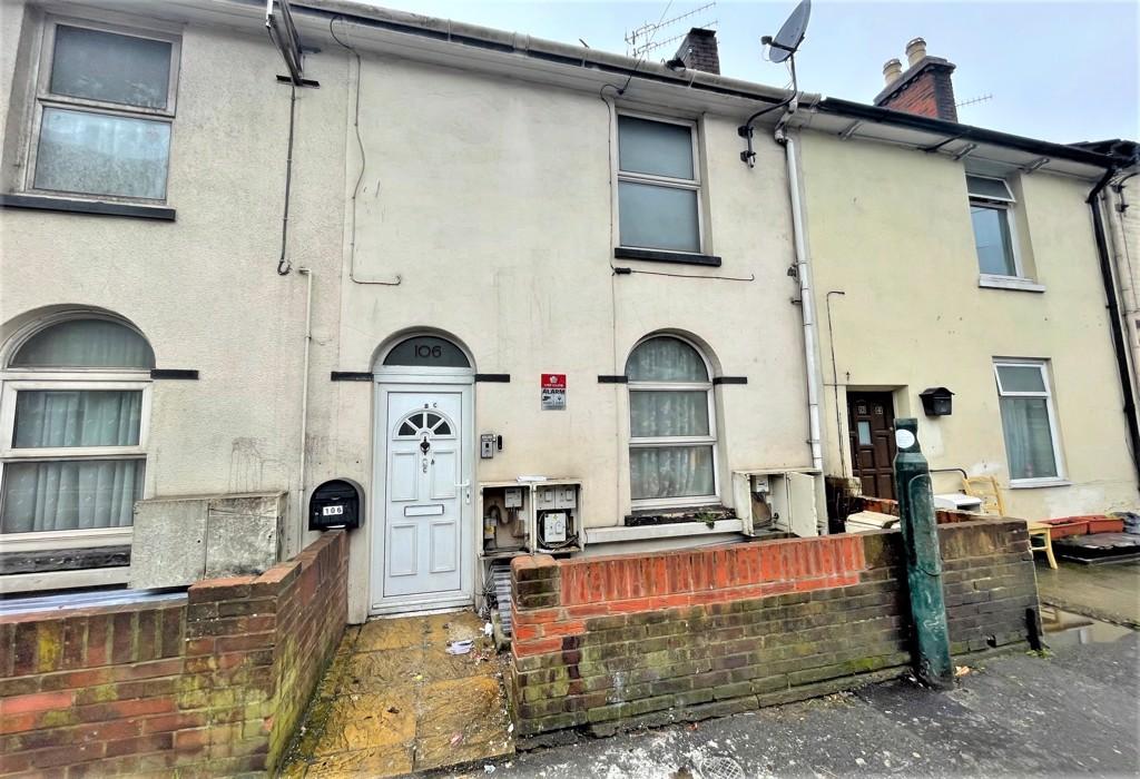 C, 106 Luton Road, Chatham, Kent 1 bed apartment - £850 pcm (£196 pw)