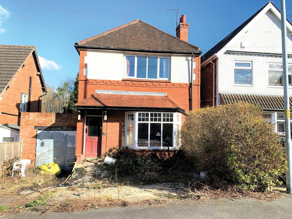 186 Birmingham Road, Redditch 2 bed detached house - £125,000