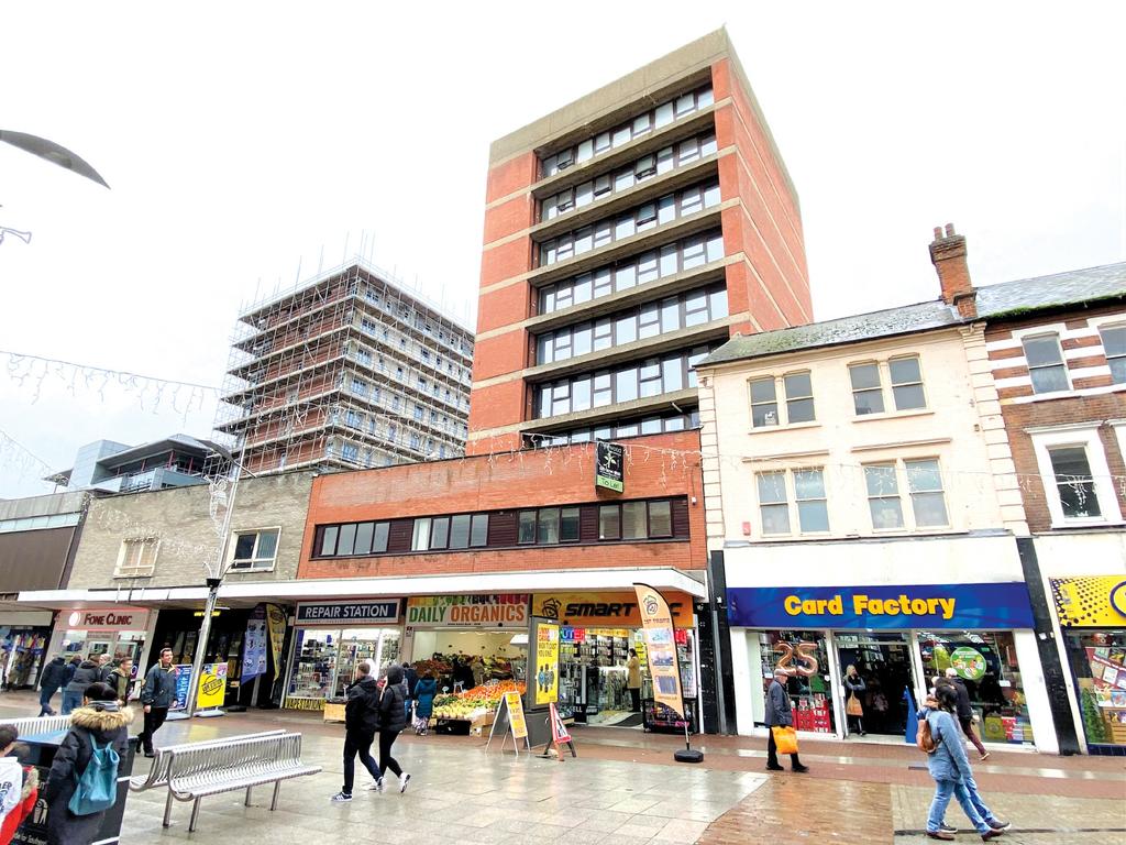 157/163 High Street, Southend on Sea... Shop - £5,000