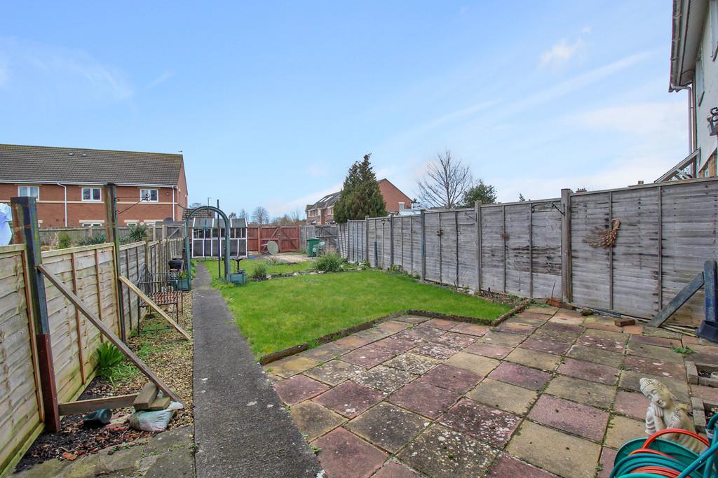 Eden Vale Road Westbury 2 Bed Terraced House £185 000