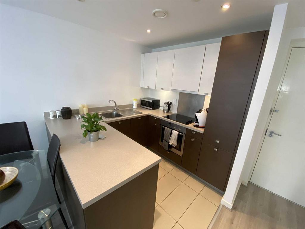 Spectrum, Block 7, Blackfriars Road 1 bed apartment - £925 pcm (£213 pw)