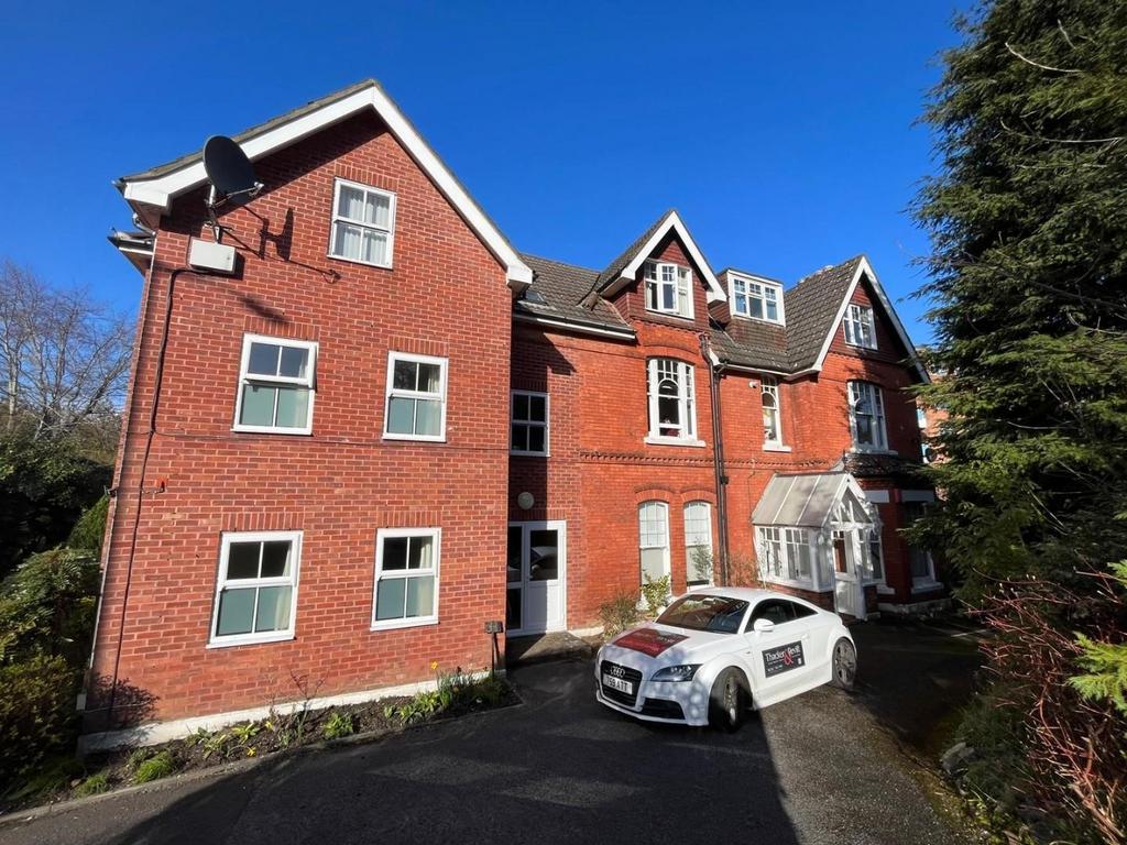 31 Surrey Road, Westbourne, Bournemouth 1 bed apartment for sale - £139,500